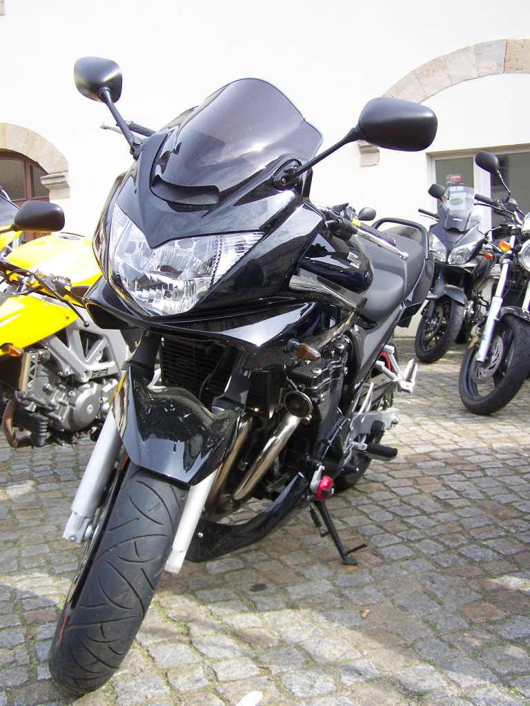 Suzuki GSF 650 S - Motochecker